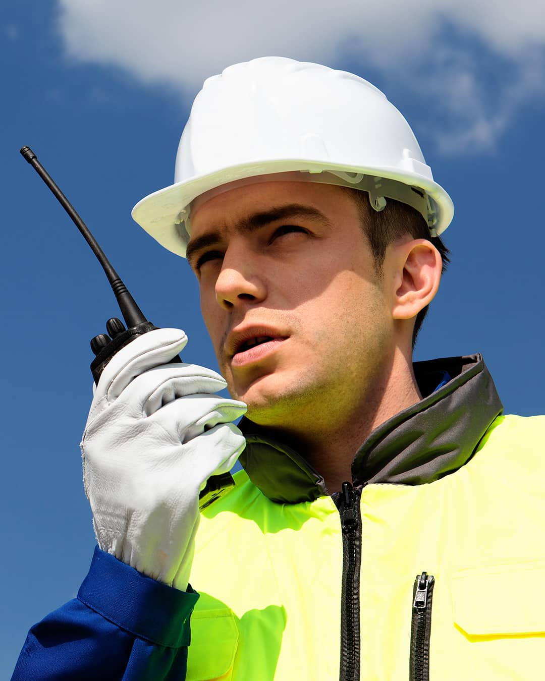 ¿Qué es un transceptor UHF/VHF y por qué elegir uno?